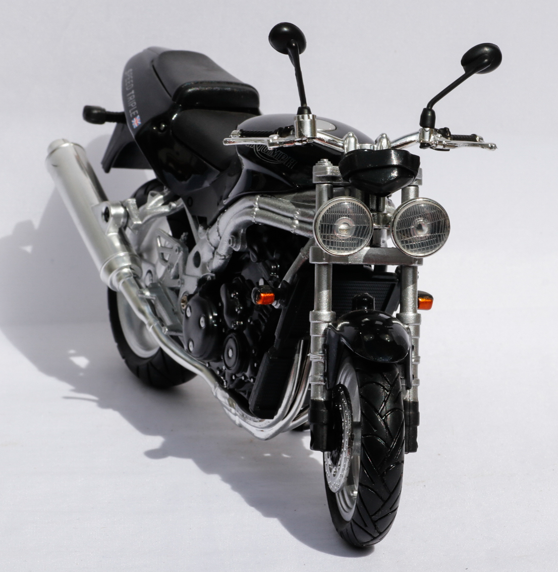New-Ray 1-12 scale Triumph Motorcycles